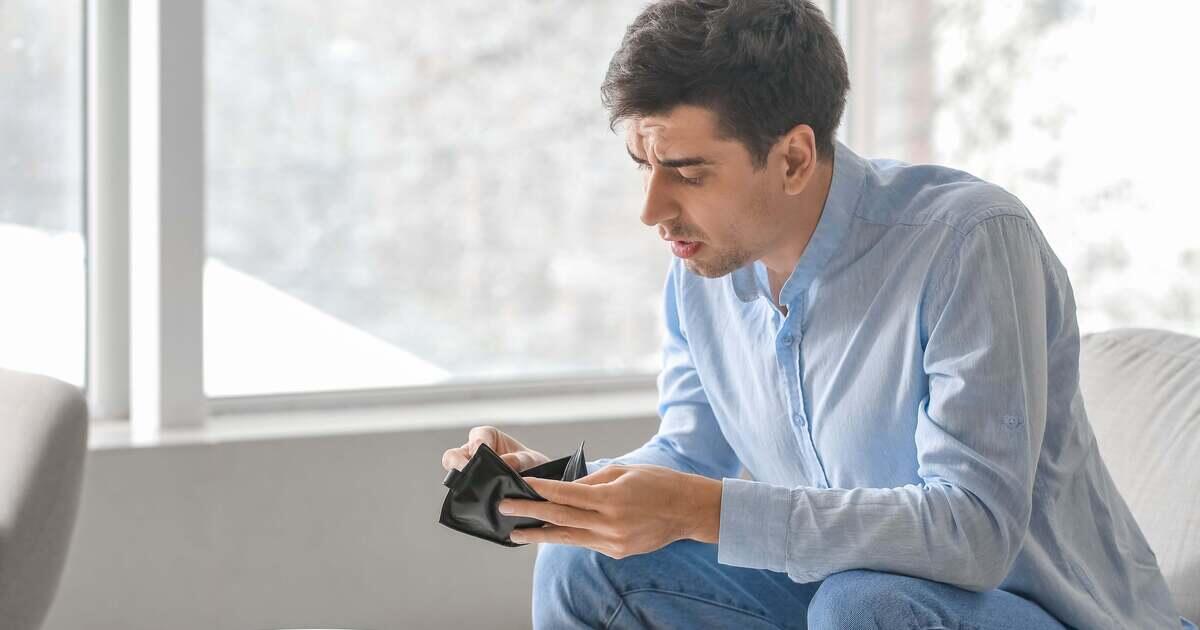 How to Spend Less Money: Try These 4 Ways | Acorns