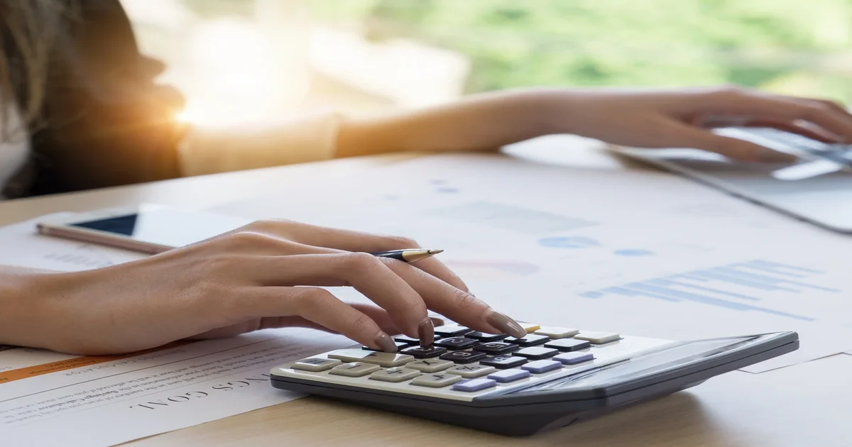 What Does YoY (Year-over-Year) Mean? | Acorns